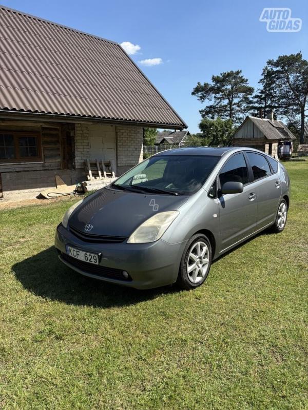 Toyota Prius 2006 in Vilnius, with an engine capacity of 1.50 L and mileage of 47 thousand km for 3900 €, photo 1 on AUTOMOTO.COM.LV