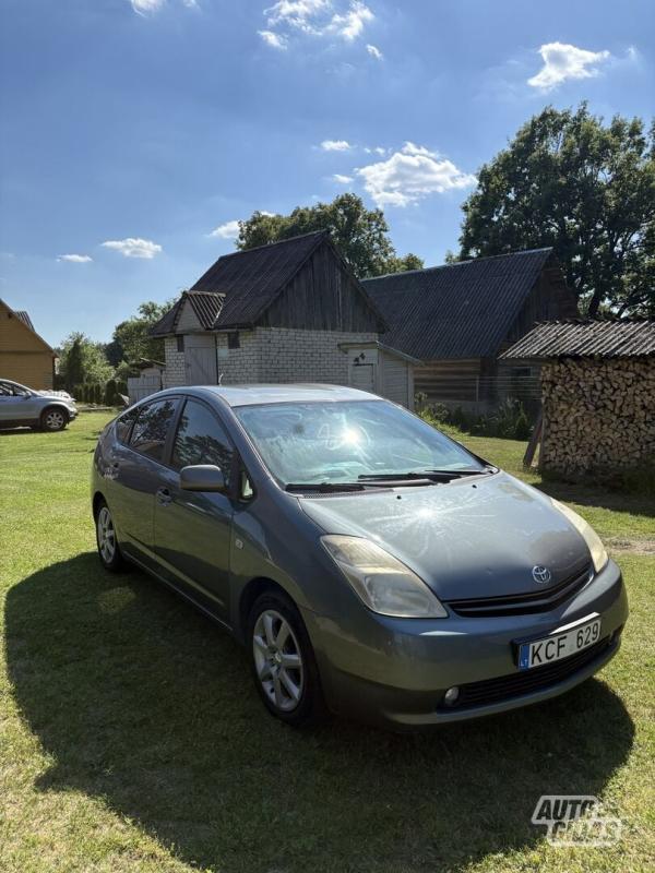 Toyota Prius 2006 in Vilnius, with an engine capacity of 1.50 L and mileage of 47 thousand km for 3900 €, photo 3 on AUTOMOTO.COM.LV