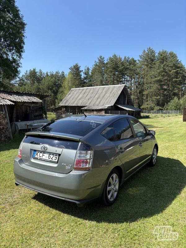 Toyota Prius 2006 in Vilnius, with an engine capacity of 1.50 L and mileage of 47 thousand km for 3900 €, photo 5 on AUTOMOTO.COM.LV