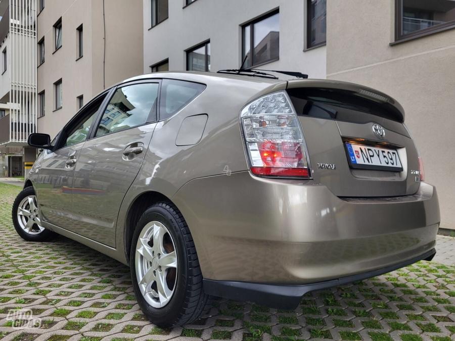 Toyota Prius 2006 Viļņa, ar dzinēja tilpumu 1.50 L un nobraukumu 345 tūkst. km par 2950 €, foto 1 vietnē AUTOMOTO.COM.LV