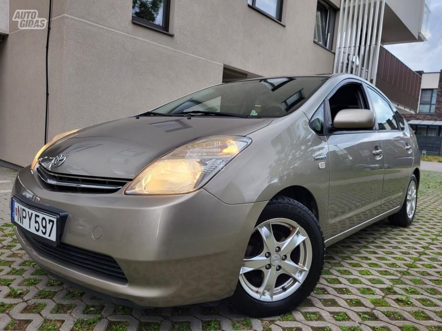 Toyota Prius 2006 Viļņa, ar dzinēja tilpumu 1.50 L un nobraukumu 345 tūkst. km par 2950 €, foto 5 vietnē AUTOMOTO.COM.LV