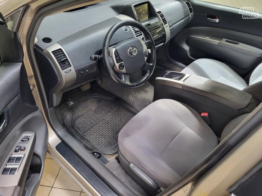 Toyota Prius 2006 Viļņa, ar dzinēja tilpumu 1.50 L un nobraukumu 345 tūkst. km par 2950 €, foto 12 vietnē AUTOMOTO.COM.LV