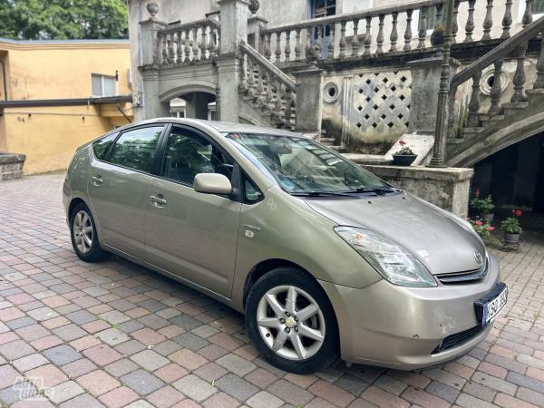 Toyota Prius 2006 in Kaunas, with an engine capacity of 1.50 L and mileage of 300 thousand km for 2299 €, photo 7 on AUTOMOTO.COM.LV