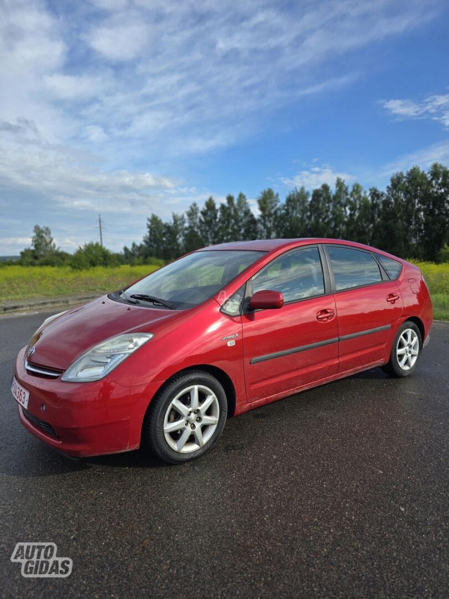 Toyota Prius 2006 Viļņa, ar dzinēja tilpumu 1.50 L un nobraukumu 233 tūkst. km par 2950 €, foto 3 vietnē AUTOMOTO.COM.LV