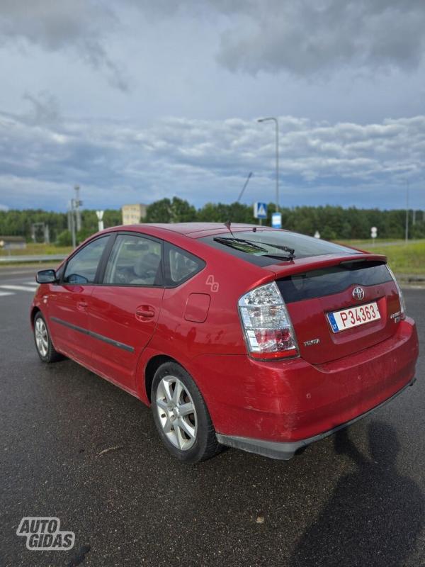 Toyota Prius 2006 in Vilnius, with an engine capacity of 1.50 L and mileage of 233 thousand km for 2950 €, photo 3 on AUTOMOTO.COM.LV