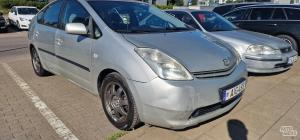 Toyota Prius 2006 in Vilnius, with an engine capacity of 1.50 L and mileage of 350 thousand km for 1599 €, photo 3 on AUTOMOTO.COM.LV