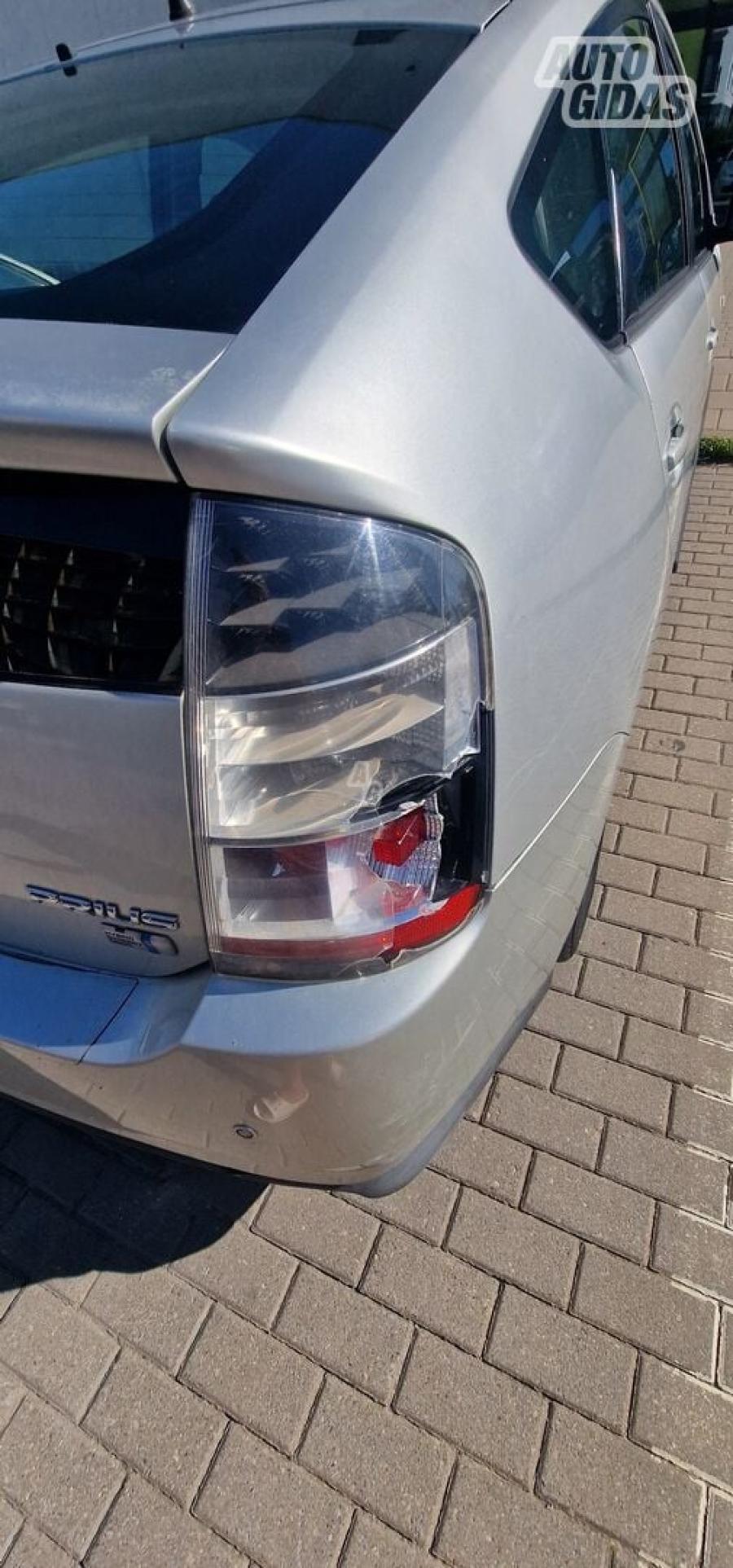Toyota Prius 2006 in Vilnius, with an engine capacity of 1.50 L and mileage of 350 thousand km for 1599 €, photo 10 on AUTOMOTO.COM.LV