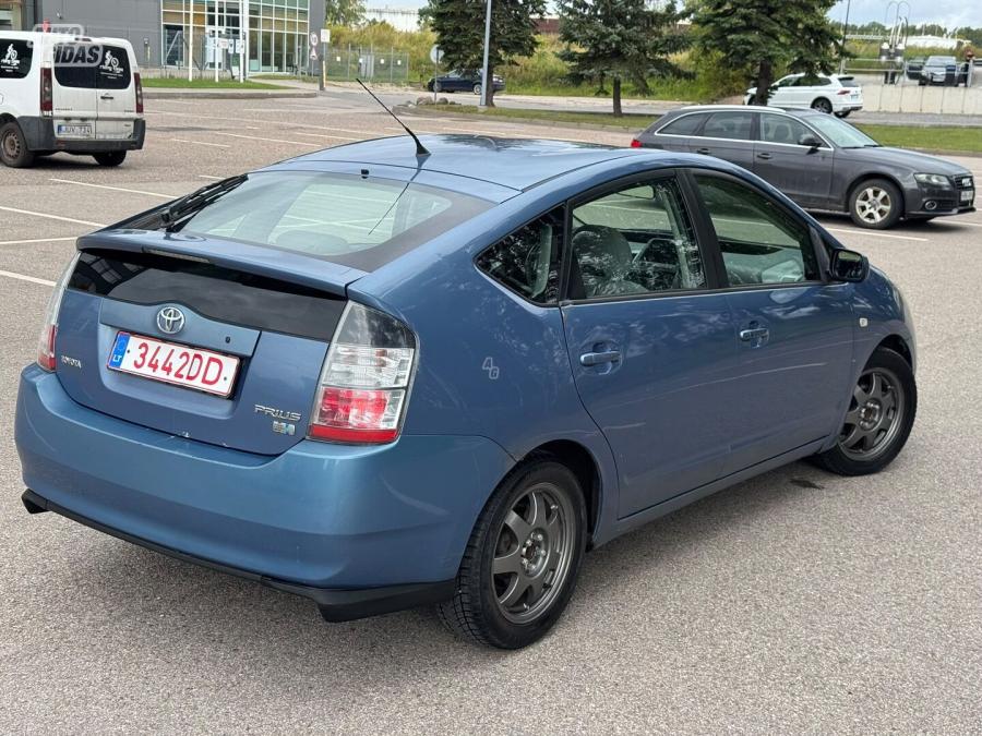 Toyota Prius 2006 Kauņa, ar dzinēja tilpumu 1.50 L un nobraukumu 0 tūkst. km par 2200 €, foto 3 vietnē AUTOMOTO.COM.LV