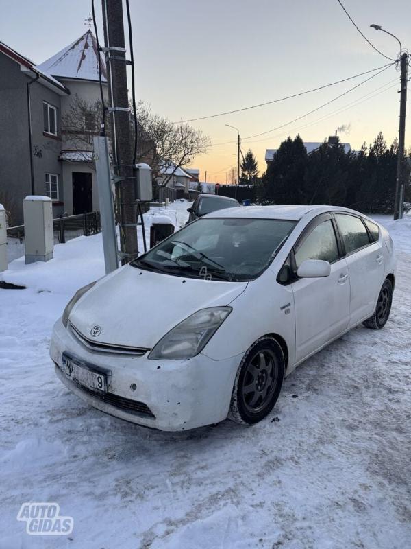Toyota Prius 2007 Šauļi, ar dzinēja tilpumu 1.50 L un nobraukumu 260 tūkst. km par 1450 €, foto 2 vietnē AUTOMOTO.COM.LV