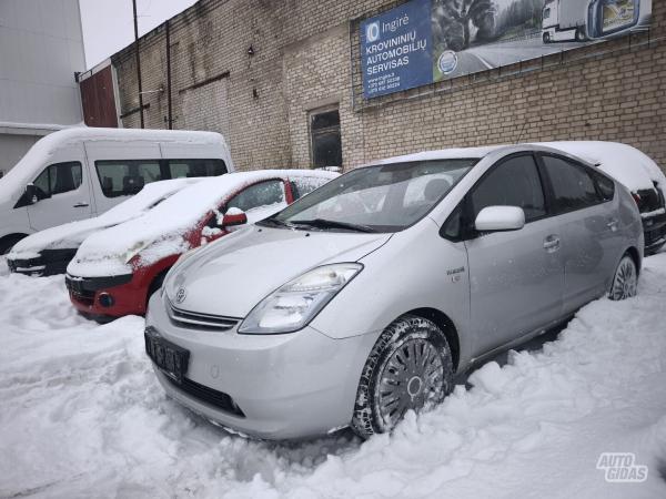 Toyota Prius 2007 Utena, ar dzinēja tilpumu 1.50 L un nobraukumu 275 tūkst. km par 3800 €, foto 2 vietnē AUTOMOTO.COM.LV