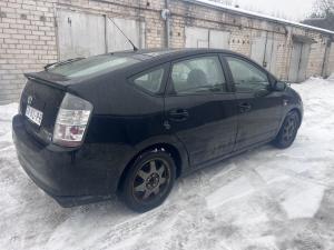 Toyota Prius 2007 in Kaunas, with an engine capacity of 1.50 L and mileage of 213 thousand km for 3450 €, photo 4 on AUTOMOTO.COM.LV