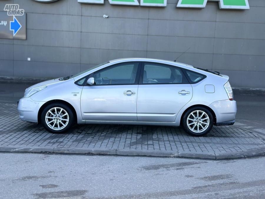 Toyota Prius 2007 in Vilnius, with an engine capacity of 1.50 L and mileage of 255 thousand km for 3400 €, photo 8 on AUTOMOTO.COM.LV