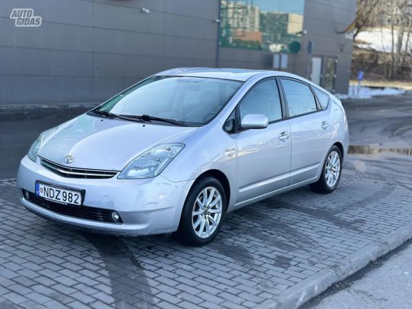 Toyota Prius 2007 in Vilnius, with an engine capacity of 1.50 L and mileage of 241 thousand km for 2900 €, photo 1 on AUTOMOTO.COM.LV