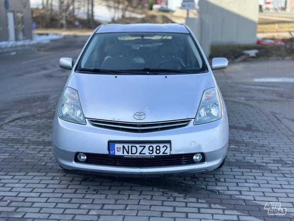Toyota Prius 2007 in Vilnius, with an engine capacity of 1.50 L and mileage of 241 thousand km for 2900 €, photo 2 on AUTOMOTO.COM.LV