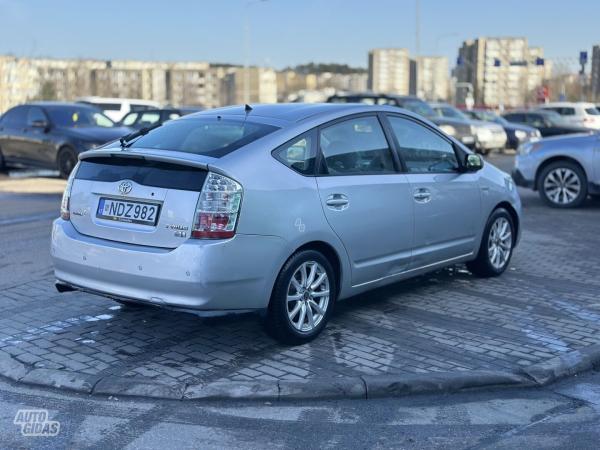 Toyota Prius 2007 in Vilnius, with an engine capacity of 1.50 L and mileage of 241 thousand km for 2900 €, photo 5 on AUTOMOTO.COM.LV