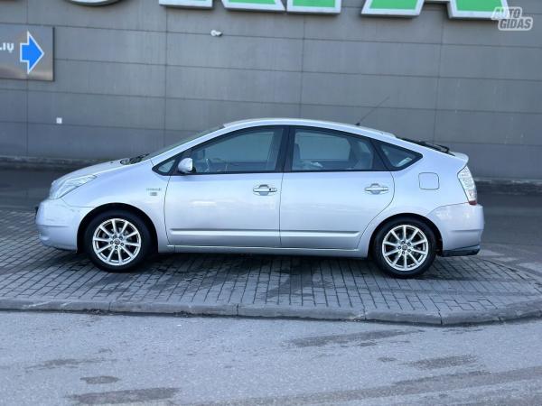 Toyota Prius 2007 in Vilnius, with an engine capacity of 1.50 L and mileage of 241 thousand km for 2900 €, photo 8 on AUTOMOTO.COM.LV