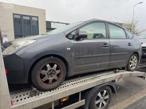 Toyota Prius 2007 Kauņa, ar dzinēja tilpumu 1.50 L un nobraukumu 213 tūkst. km par 2850 €, foto 3 vietnē AUTOMOTO.COM.LV