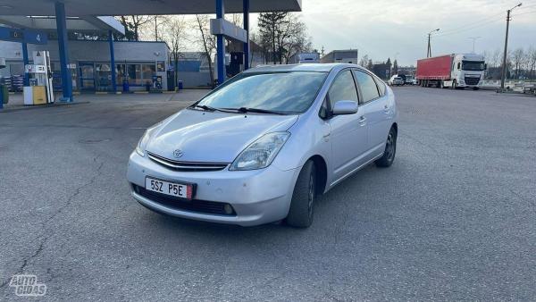 Toyota Prius 2007 in Marijampole, with an engine capacity of 1.50 L and mileage of 270 thousand km for 3000 €, photo 1 on AUTOMOTO.COM.LV