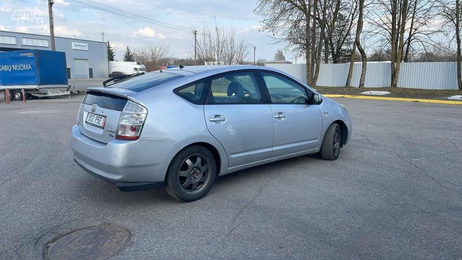 Toyota Prius 2007 in Marijampole, with an engine capacity of 1.50 L and mileage of 270 thousand km for 3000 €, photo 6 on AUTOMOTO.COM.LV
