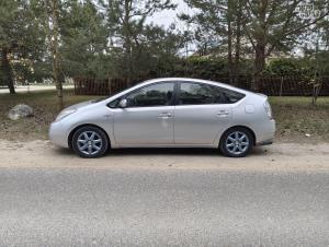 Toyota Prius 2007 Viļņa, ar dzinēja tilpumu 1.50 L un nobraukumu 351 tūkst. km par 3900 €, foto  vietnē AUTOMOTO.COM.LV