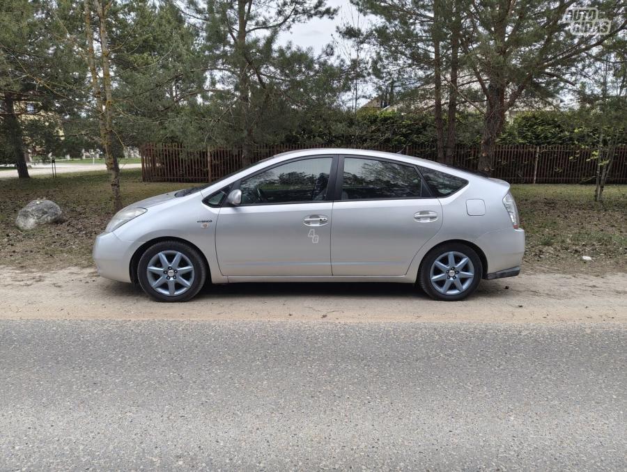 Toyota Prius 2007 Viļņa, ar dzinēja tilpumu 1.50 L un nobraukumu 351 tūkst. km par 3900 €, foto 1 vietnē AUTOMOTO.COM.LV