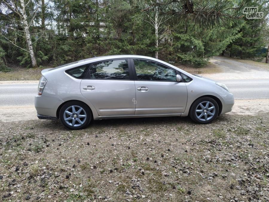 Toyota Prius 2007 Viļņa, ar dzinēja tilpumu 1.50 L un nobraukumu 351 tūkst. km par 3900 €, foto 6 vietnē AUTOMOTO.COM.LV