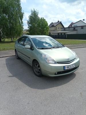 Toyota Prius 2007 in Marijampole, with an engine capacity of 1.50 L and mileage of 331 thousand km for 3600 €, photo 4 on AUTOMOTO.COM.LV
