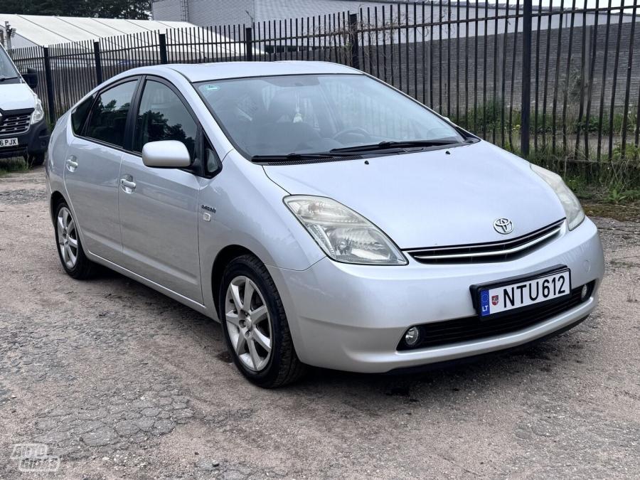 Toyota Prius 2007 in Vilnius, with an engine capacity of 1.50 L and mileage of 228 thousand km for 4650 €, photo 3 on AUTOMOTO.COM.LV