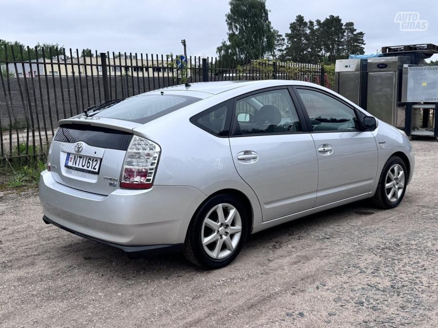 Toyota Prius 2007 in Vilnius, with an engine capacity of 1.50 L and mileage of 228 thousand km for 4650 €, photo 5 on AUTOMOTO.COM.LV