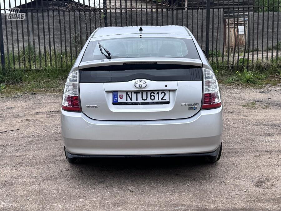 Toyota Prius 2007 in Vilnius, with an engine capacity of 1.50 L and mileage of 228 thousand km for 4650 €, photo 6 on AUTOMOTO.COM.LV