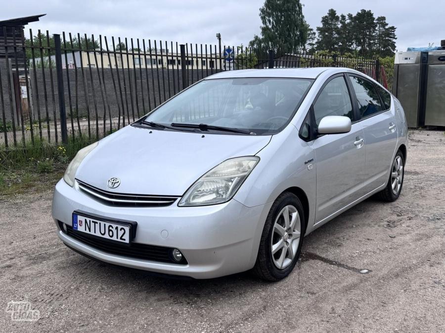 Toyota Prius 2007 in Vilnius, with an engine capacity of 1.50 L and mileage of 228 thousand km for 4650 €, photo 10 on AUTOMOTO.COM.LV