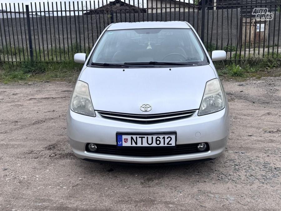 Toyota Prius 2007 in Vilnius, with an engine capacity of 1.50 L and mileage of 228 thousand km for 4650 €, photo 11 on AUTOMOTO.COM.LV
