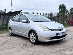 Toyota Prius 2007 in Vilnius, with an engine capacity of 1.50 L and mileage of 228 thousand km for 4650 €, photo 12 on AUTOMOTO.COM.LV