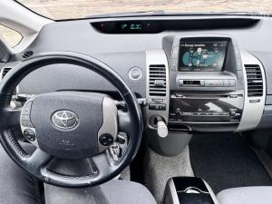 Toyota Prius 2007 in Vilnius, with an engine capacity of 1.50 L and mileage of 228 thousand km for 4650 €, photo 15 on AUTOMOTO.COM.LV