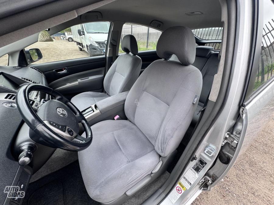 Toyota Prius 2007 in Vilnius, with an engine capacity of 1.50 L and mileage of 228 thousand km for 4650 €, photo 17 on AUTOMOTO.COM.LV