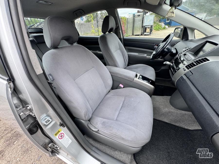 Toyota Prius 2007 in Vilnius, with an engine capacity of 1.50 L and mileage of 228 thousand km for 4650 €, photo 19 on AUTOMOTO.COM.LV