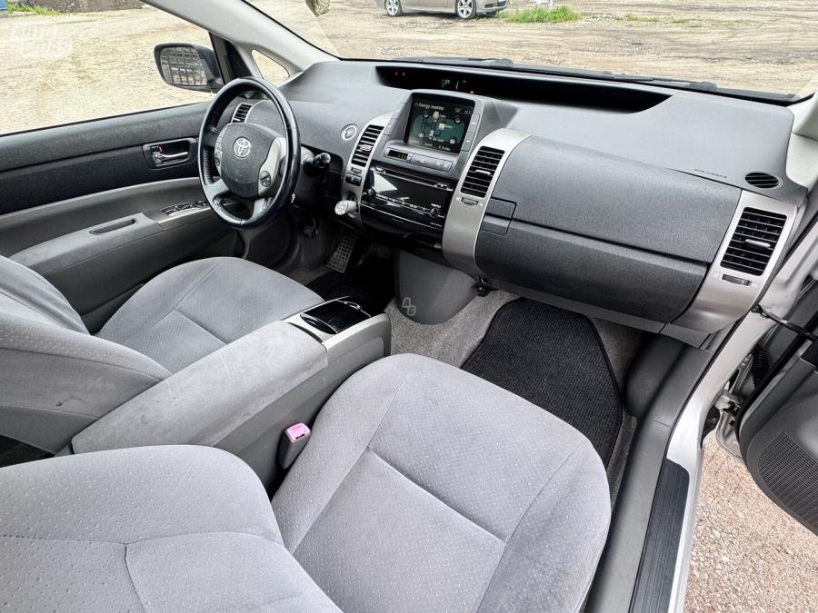 Toyota Prius 2007 in Vilnius, with an engine capacity of 1.50 L and mileage of 228 thousand km for 4650 €, photo 20 on AUTOMOTO.COM.LV