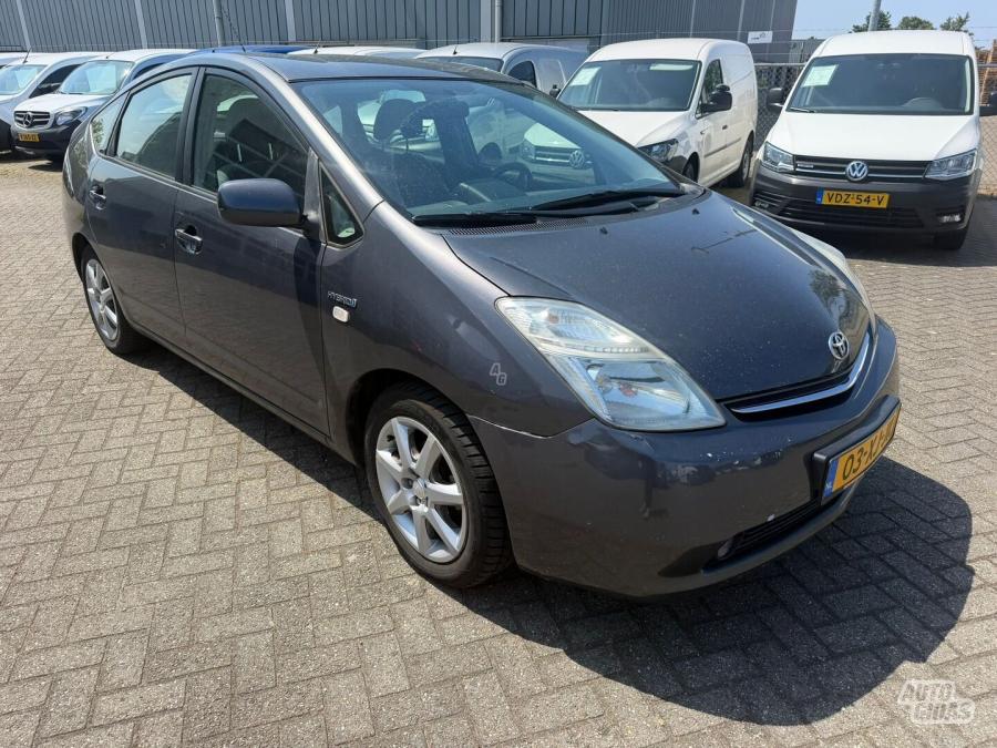 Toyota Prius 2007 in Kaunas, with an engine capacity of 1.50 L and mileage of 200 thousand km for 3200 €, photo 1 on AUTOMOTO.COM.LV