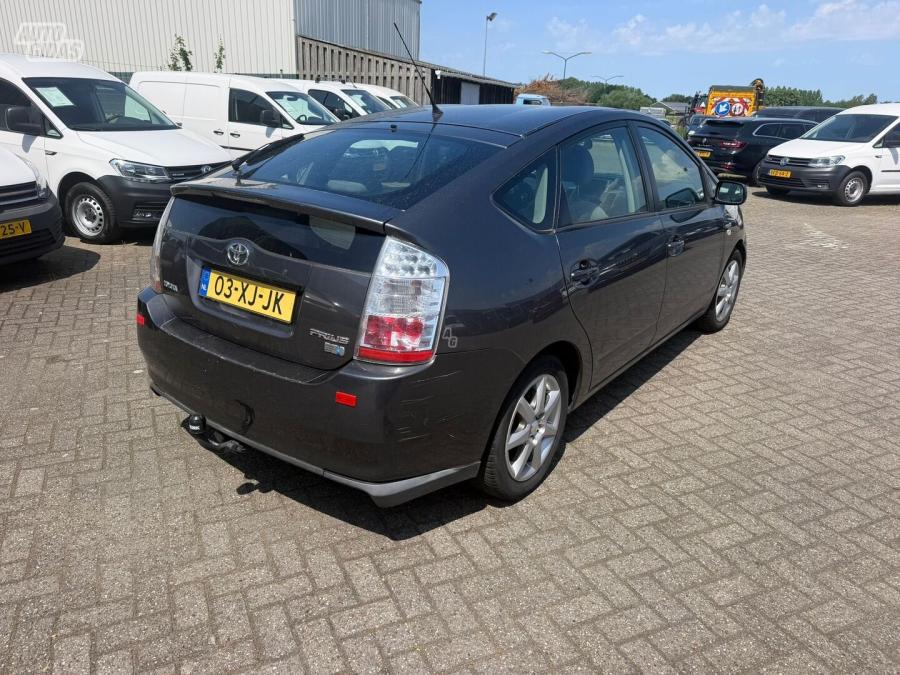 Toyota Prius 2007 in Kaunas, with an engine capacity of 1.50 L and mileage of 200 thousand km for 3200 €, photo 4 on AUTOMOTO.COM.LV