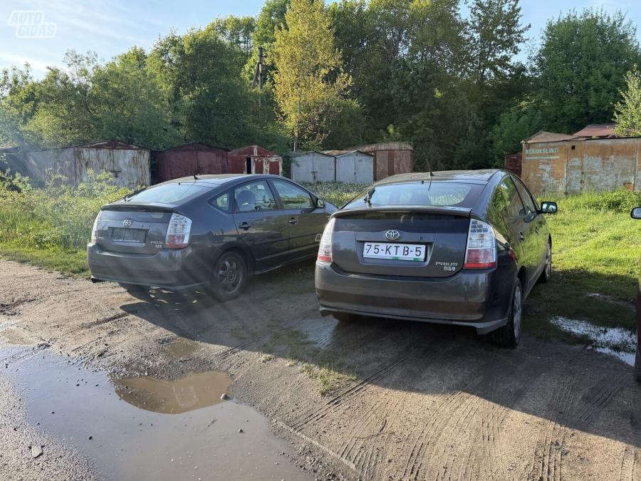 Toyota Prius 2007 in Kaunas, with an engine capacity of 1.50 L and mileage of 200 thousand km for 3200 €, photo 12 on AUTOMOTO.COM.LV