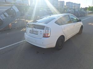 Toyota Prius 2007 in Klaipeda, with an engine capacity of 1.50 L and mileage of 700 thousand km for 1999 €, photo 4 on AUTOMOTO.COM.LV