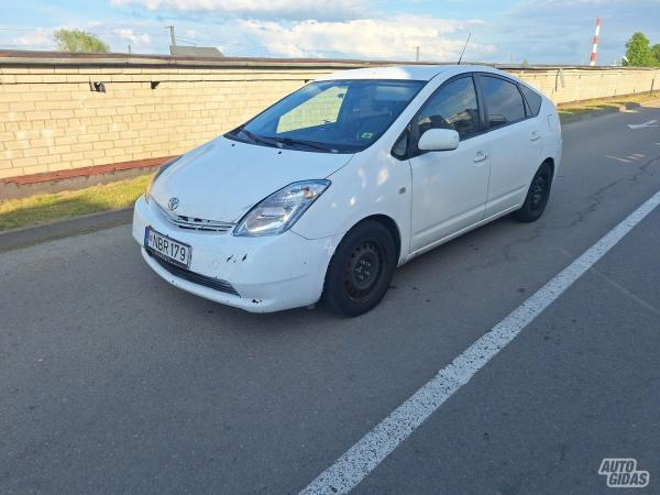 Toyota Prius 2007 in Klaipeda, with an engine capacity of 1.50 L and mileage of 700 thousand km for 1999 €, photo 4 on AUTOMOTO.COM.LV