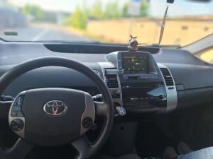 Toyota Prius 2007 in Klaipeda, with an engine capacity of 1.50 L and mileage of 700 thousand km for 1999 €, photo 8 on AUTOMOTO.COM.LV