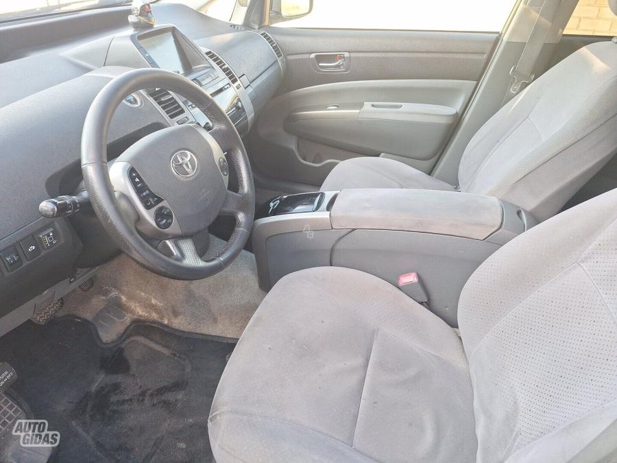 Toyota Prius 2007 in Klaipeda, with an engine capacity of 1.50 L and mileage of 700 thousand km for 1999 €, photo 9 on AUTOMOTO.COM.LV