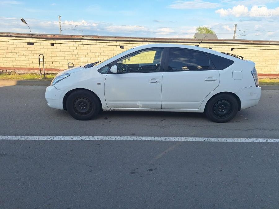 Toyota Prius 2007 Šilalė, ar dzinēja tilpumu 1.50 L un nobraukumu 700 tūkst. km par 1999 €, foto 6 vietnē AUTOMOTO.COM.LV