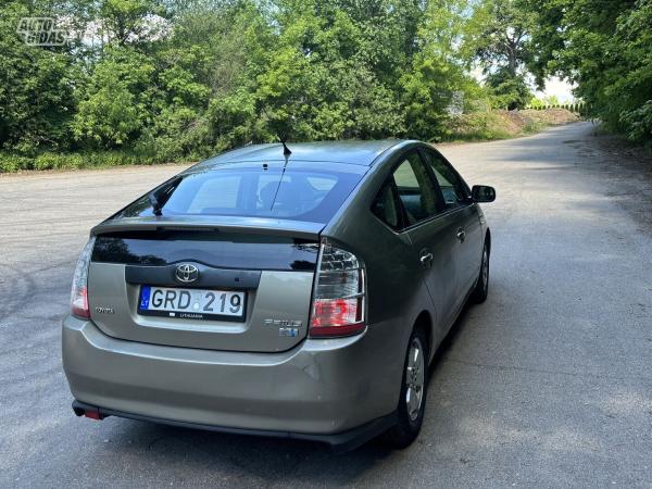Toyota Prius 2007 in Kaunas, with an engine capacity of 1.50 L and mileage of 330 thousand km for 2250 €, photo 6 on AUTOMOTO.COM.LV