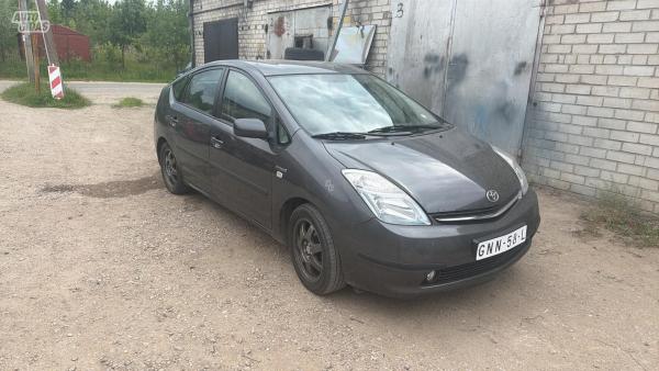 Toyota Prius 2007 in Kaunas, with an engine capacity of 1.50 L and mileage of 200 thousand km for 2600 €, photo 1 on AUTOMOTO.COM.LV