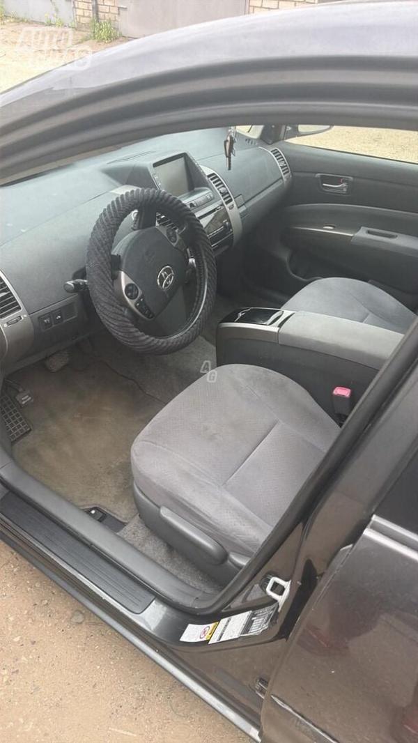 Toyota Prius 2007 in Kaunas, with an engine capacity of 1.50 L and mileage of 200 thousand km for 2600 €, photo 4 on AUTOMOTO.COM.LV