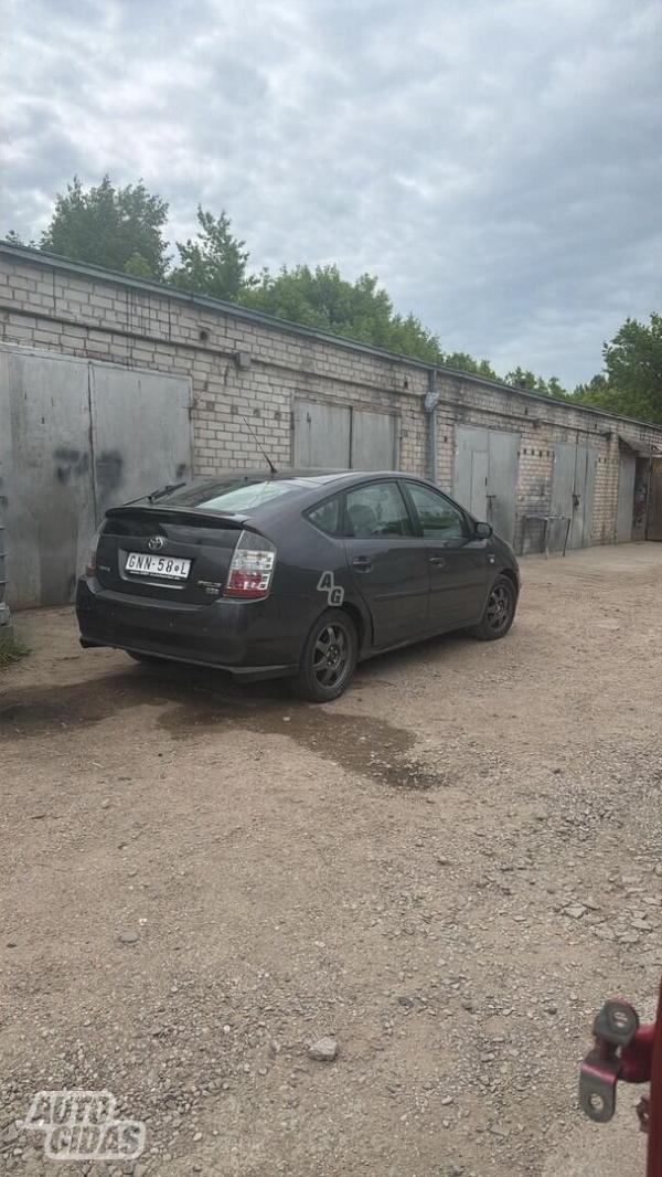 Toyota Prius 2007 in Kaunas, with an engine capacity of 1.50 L and mileage of 200 thousand km for 2600 €, photo 5 on AUTOMOTO.COM.LV