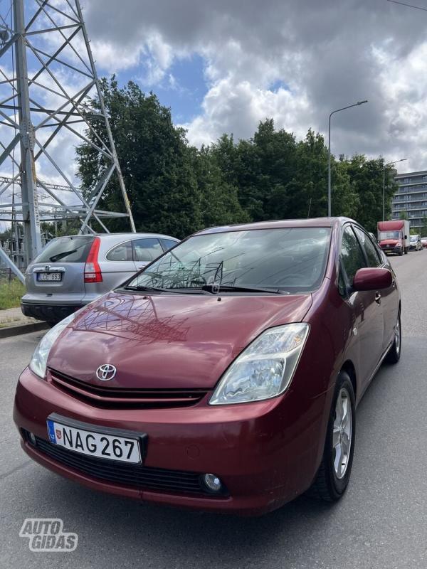 Toyota Prius 2007 in Vilnius, with an engine capacity of 1.50 L and mileage of 289 thousand km for 3200 €, photo 2 on AUTOMOTO.COM.LV